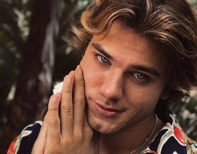 Enzo Ciolini comenta estreia em Reis: "Felicidade imensa"