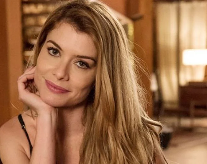 Alinne Moraes faz 40 anos e é homenageada por amigos famosos