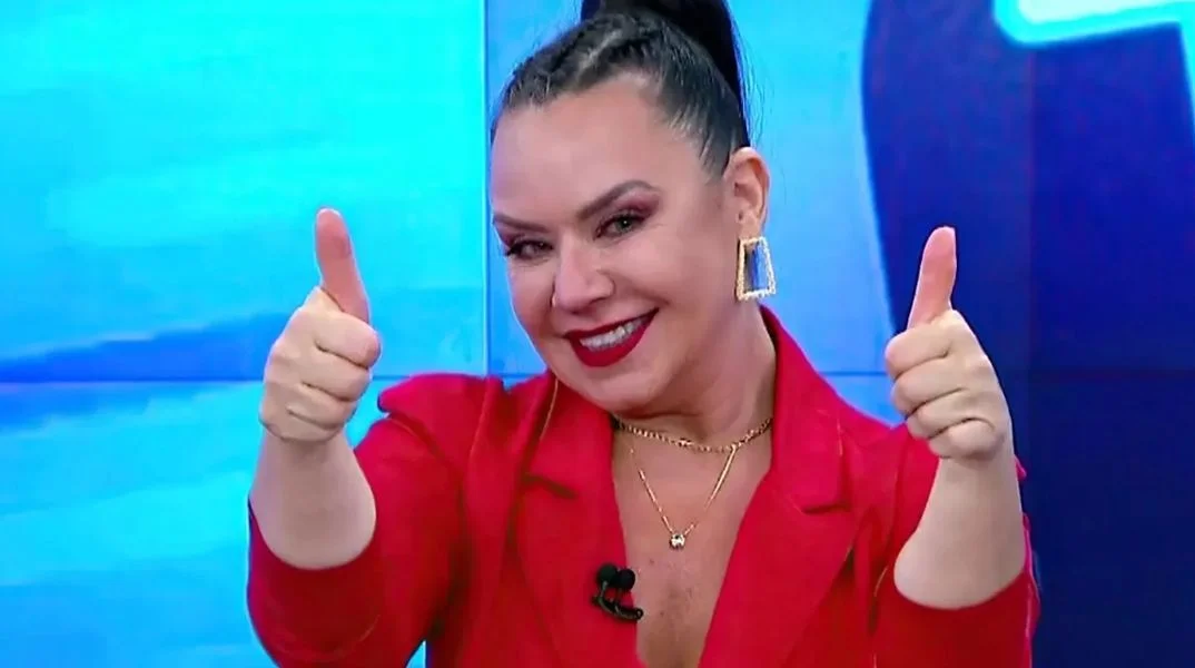 Flor Fernandez deve assinar com Record para participar de "A Fazenda 16"