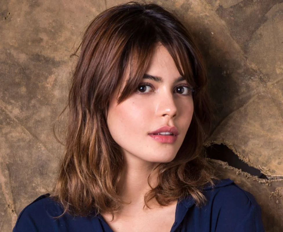 Julia Dalavia deve dar vida à Maria de Fátima no remake de "Vale Tudo"