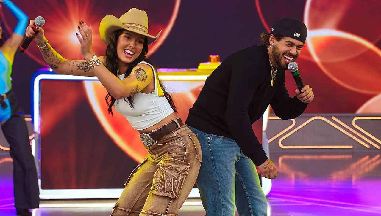 Ana Castela e Zé Felipe animam "Domingo Legal" com tortadas e música