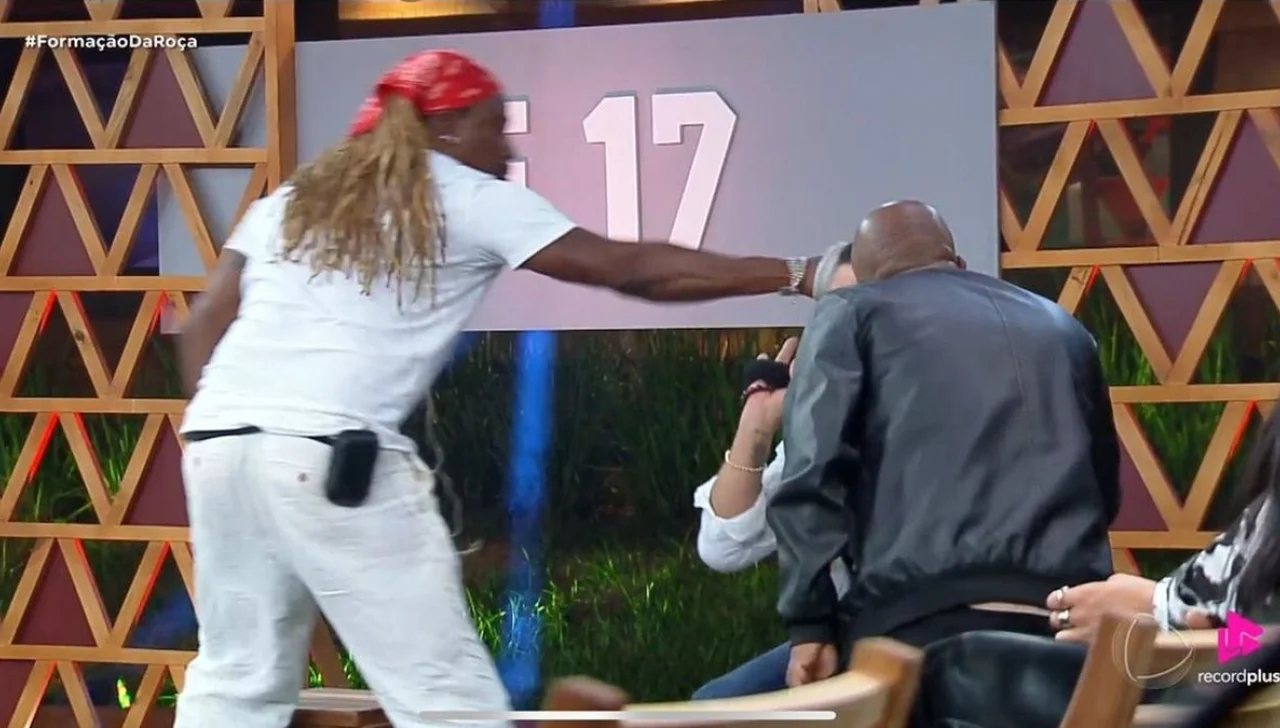 Creo Kellab é expulso de A Fazenda 17 após soco em Fabiano