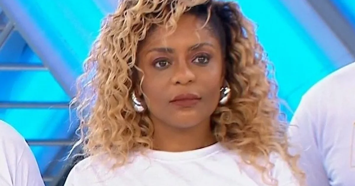 Cariúcha troca SBT pela RedeTV! e assume comando do 'SuperPop'